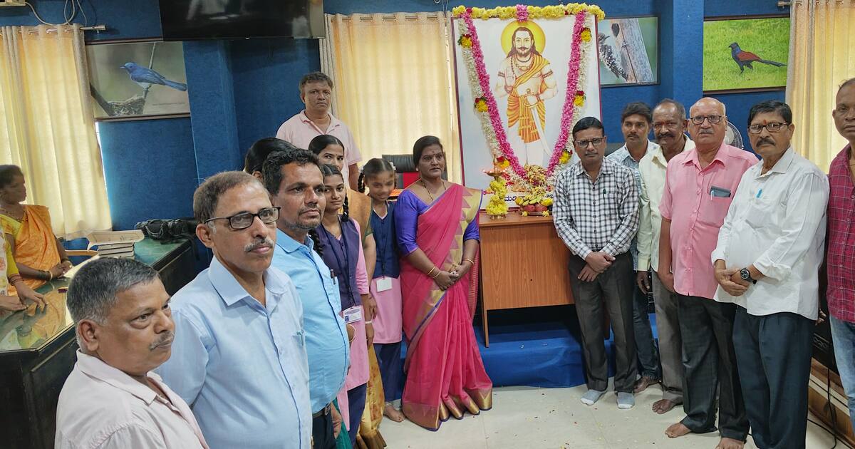 madiwala machideva is the protector of vachana literature