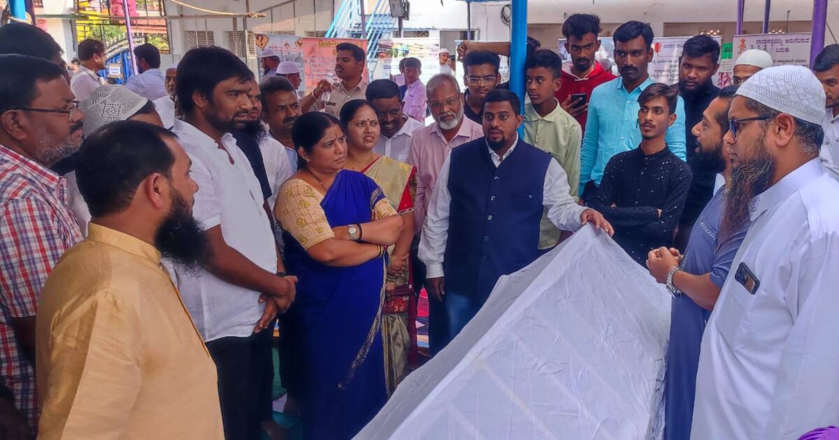 visit our mosque program many people visit