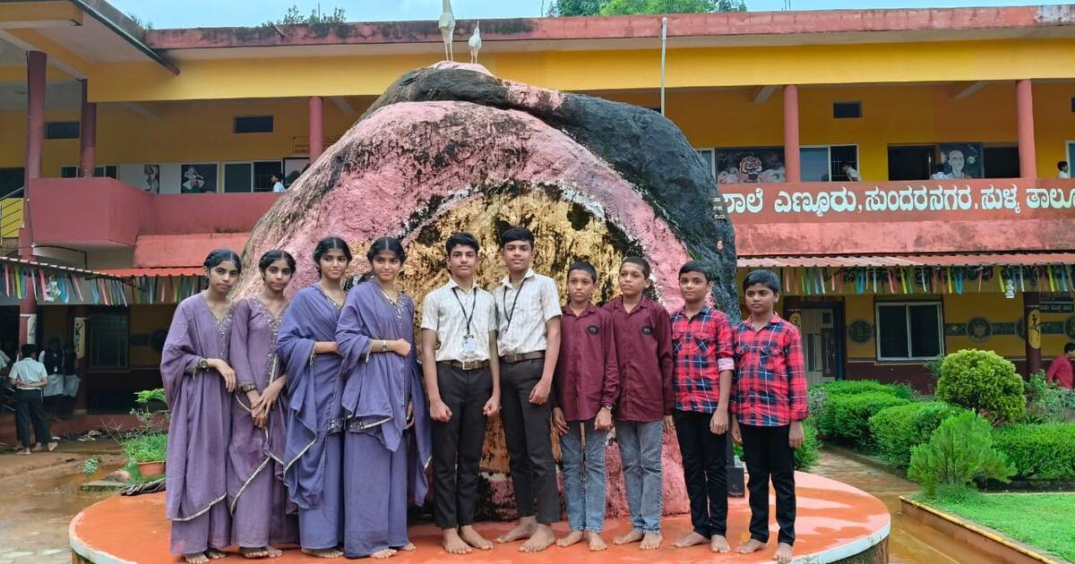 five pairs of twins are the attraction at enmur government high school ...