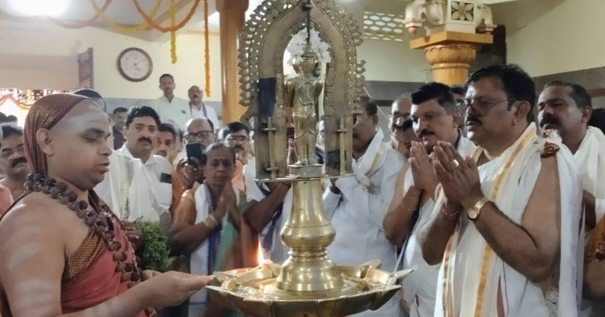 kundapur: sri sitaramchandra temple's dwaramantapa, silver sanctum offering