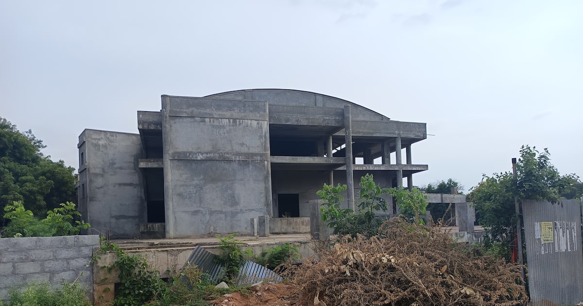 the memorial building of puttaraja gawai has been incomplete for a decade