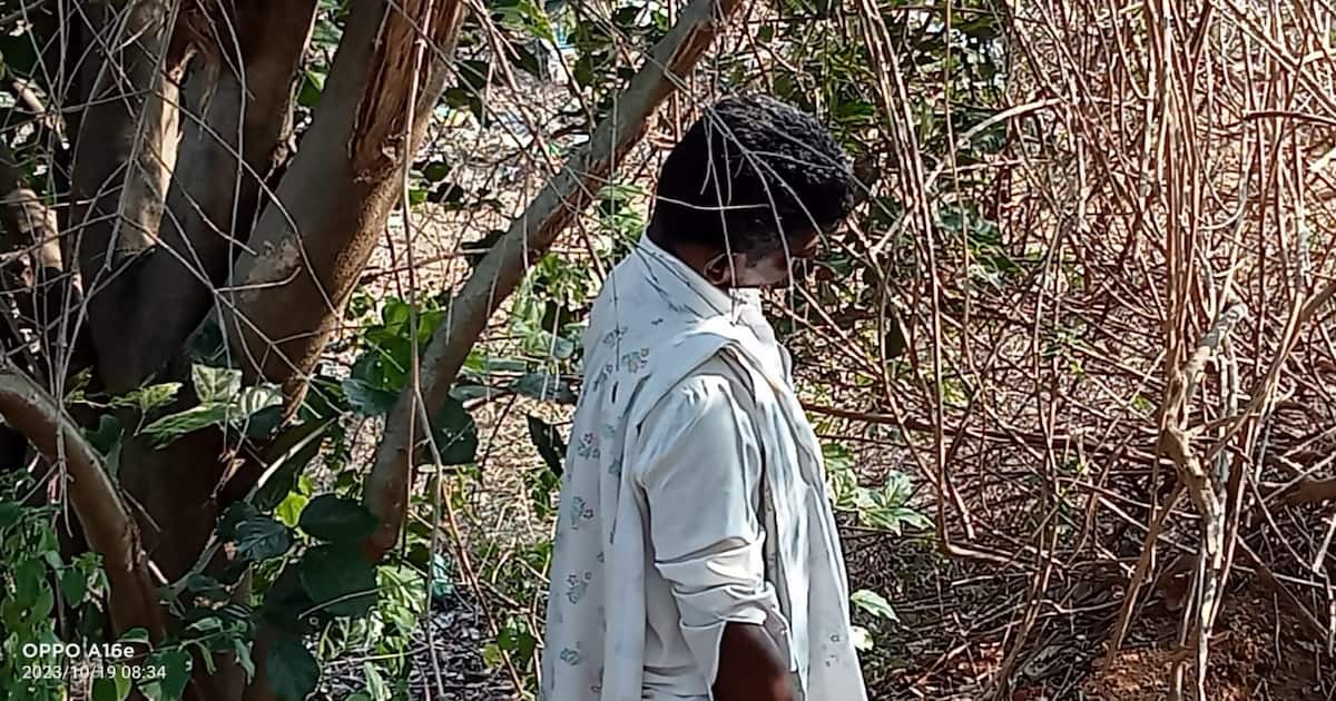 person hanged by himself