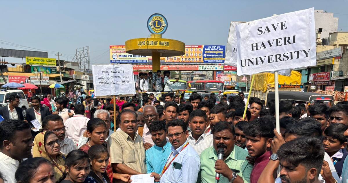 haveri university students took to the streets for survival