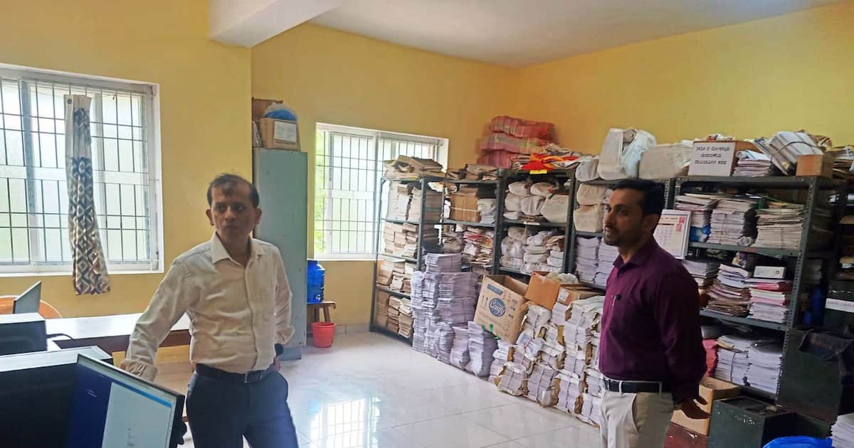 dc gangadhar swamy sudden visit to jagaluru tehsildar office