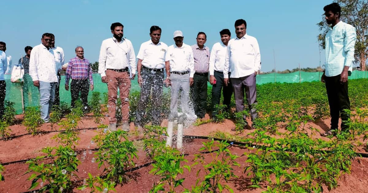 farmers' lives are better with collective farming: narendraswamy