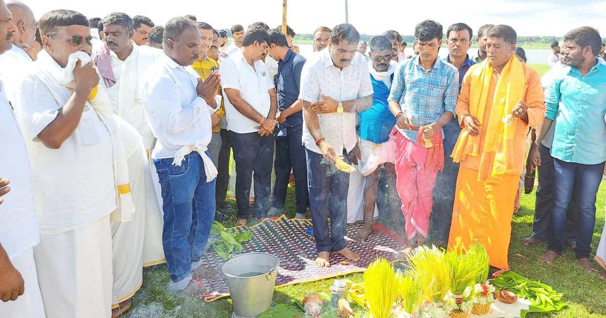 shivsharan madara channaiah's dice festival in hosholal
