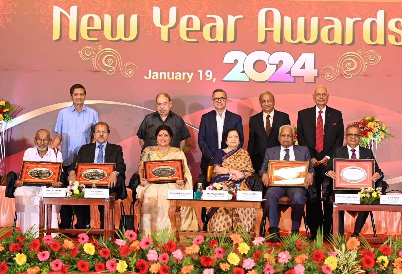 actress jayamala and four people were presented with new year's awards ...