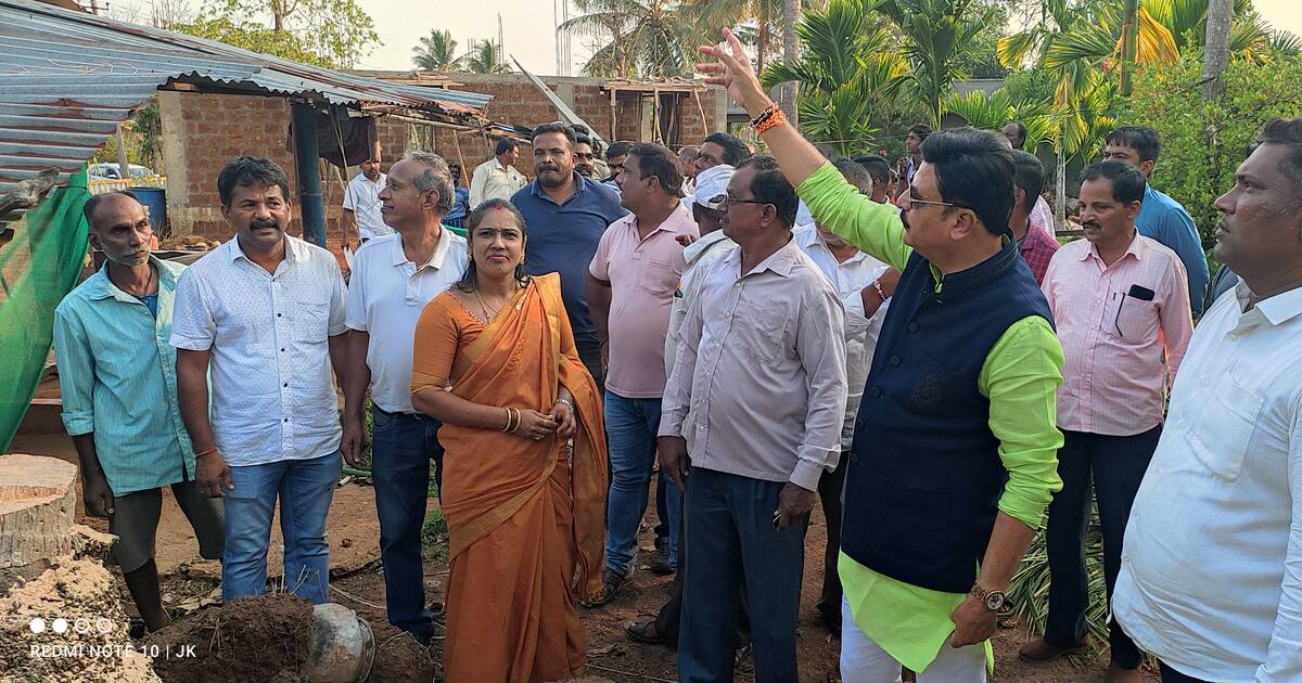 mla gopalakrishna belur visits houses damaged by wind and rain in yadehalli