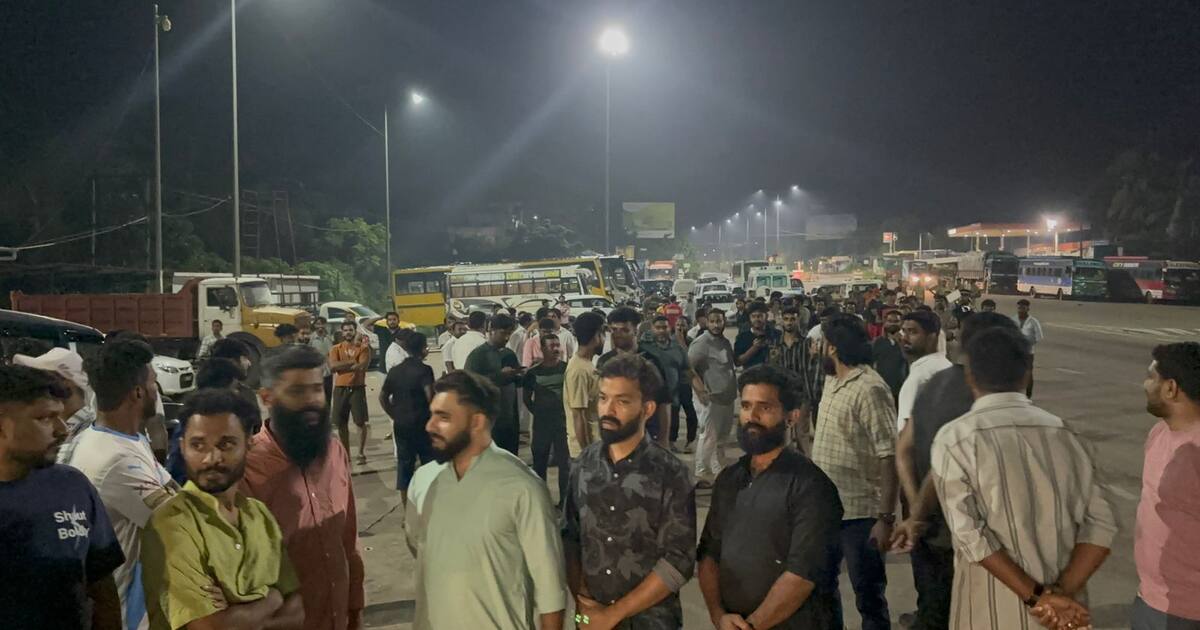 shiruru tragedy late night crowd at border talpadi for arjuns last darshan